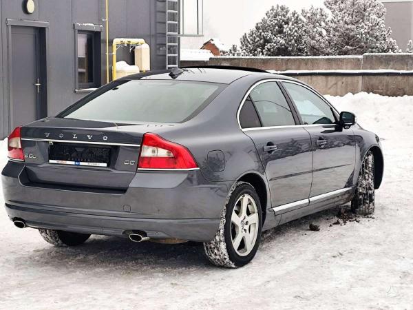 Grey Volvo S80 2011 in Siauliai, with an engine capacity of 2.40 L and mileage of 150 thousand km for 6700 €, photo 6 on AUTOMOTO.COM.LV