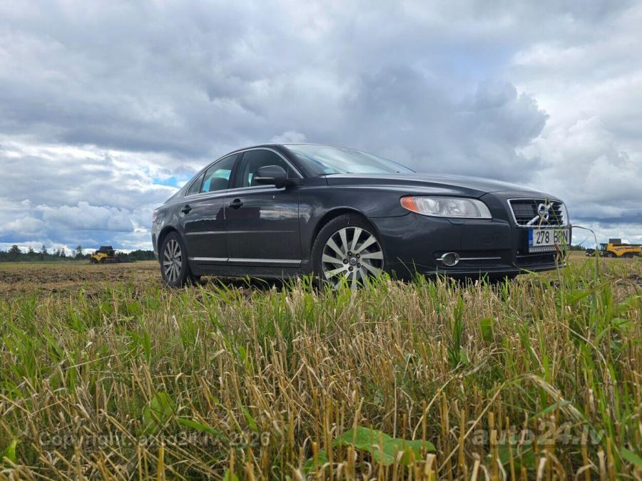 Grey Volvo S80 2011 in Voru, with an engine capacity of 2.40 L and mileage of 0 thousand km for 7500 €, photo 1 on AUTOMOTO.COM.LV