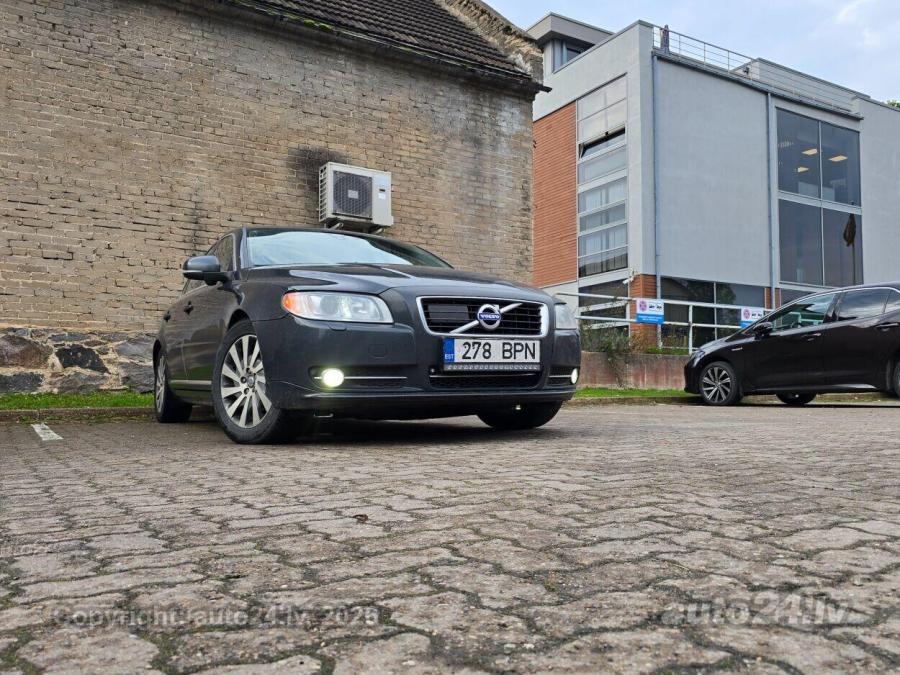 Grey Volvo S80 2011 in Voru, with an engine capacity of 2.40 L and mileage of 0 thousand km for 7500 €, photo 2 on AUTOMOTO.COM.LV