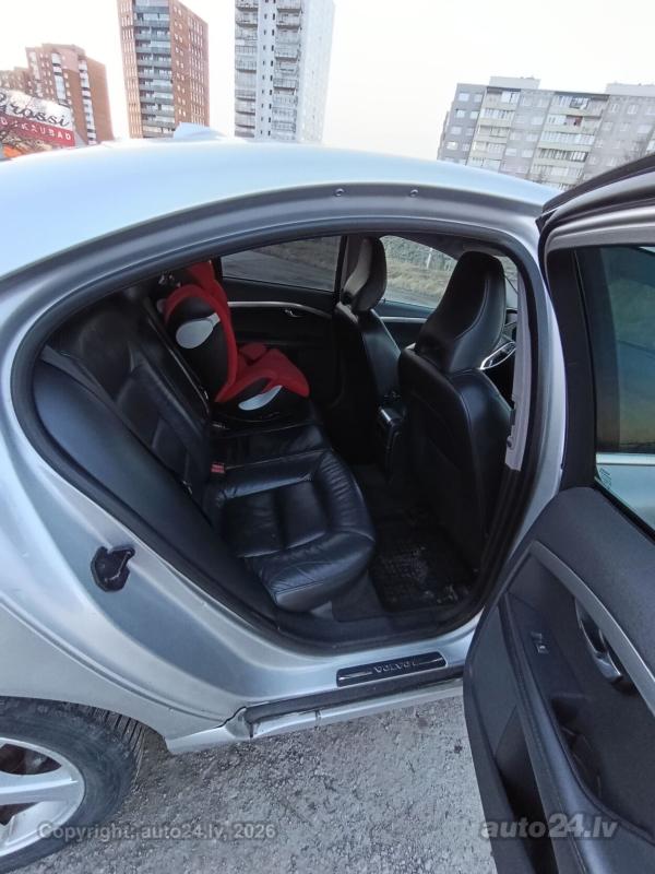 Pelēks Volvo S80 2011 Tallina, ar dzinēja tilpumu 2.00 L un nobraukumu 295 tūkst. km par 4250 €, foto 11 vietnē AUTOMOTO.COM.LV