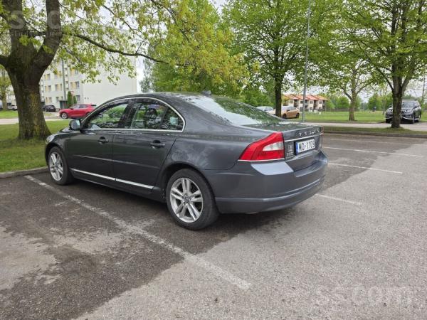 Grey Volvo S80 2011 in Riga, with an engine capacity of 2.00 L and mileage of 289 thousand km for 4995 €, photo 1 on AUTOMOTO.COM.LV