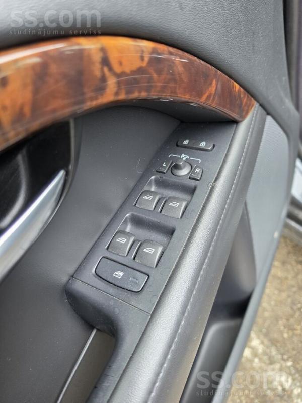 Grey Volvo S80 2011 in Riga, with an engine capacity of 2.00 L and mileage of 289 thousand km for 4995 €, photo 10 on AUTOMOTO.COM.LV