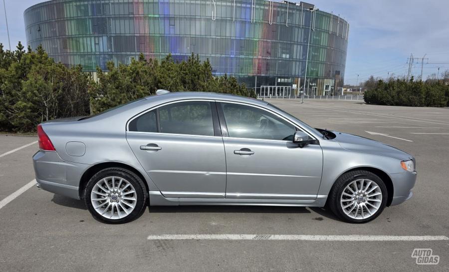 Grey Volvo S80 2011 in Siauliai, with an engine capacity of 3.00 L and mileage of 214 thousand km for 5200 €, photo 4 on AUTOMOTO.COM.LV