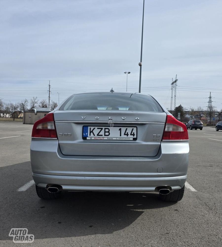 Grey Volvo S80 2011 in Siauliai, with an engine capacity of 3.00 L and mileage of 214 thousand km for 5200 €, photo 5 on AUTOMOTO.COM.LV