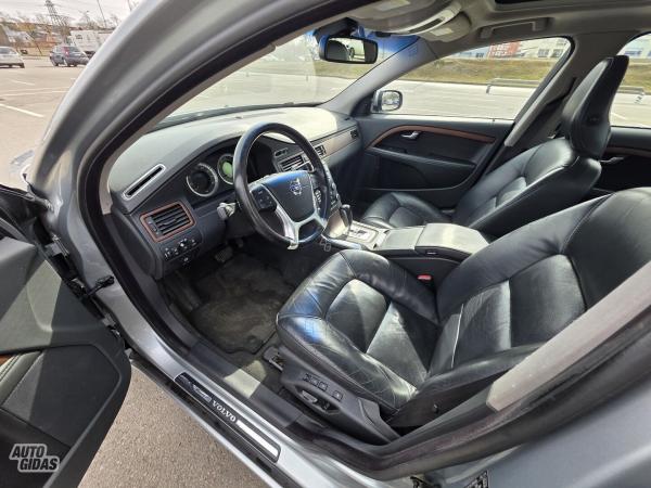Grey Volvo S80 2011 in Siauliai, with an engine capacity of 3.00 L and mileage of 214 thousand km for 5200 €, photo 9 on AUTOMOTO.COM.LV