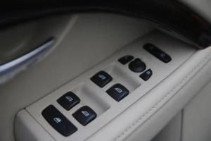 Pelēks Volvo S80 2011 Rīga, ar dzinēja tilpumu 2.40 L un nobraukumu 247 tūkst. km par 7990 €, foto 9 vietnē AUTOMOTO.COM.LV