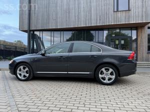 Grey Volvo S80 2011 in Tukums, with an engine capacity of 2.00 L and mileage of 292 thousand km for 5990 €, photo 4 on AUTOMOTO.COM.LV