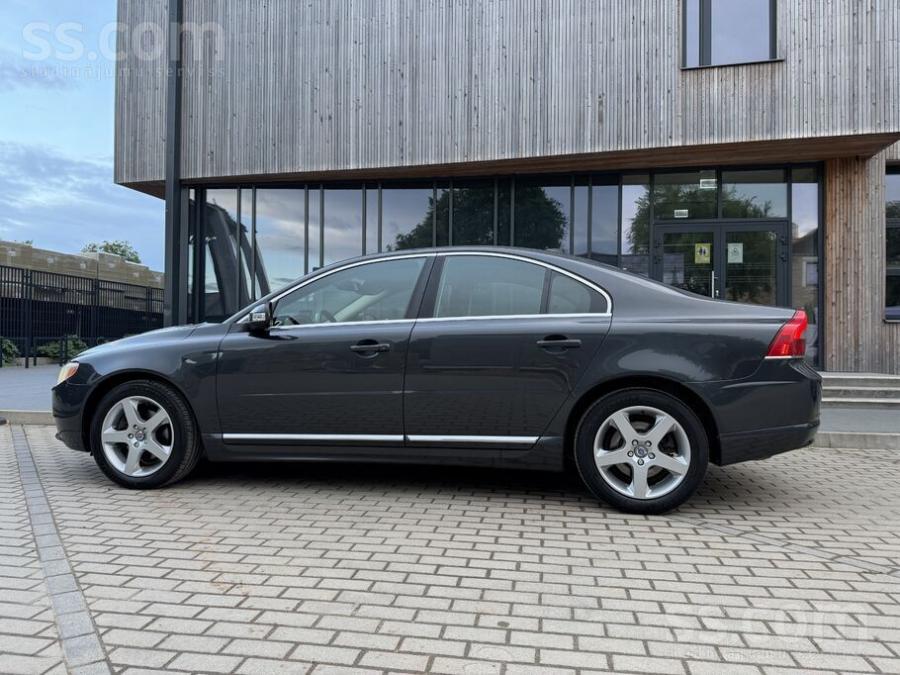 Grey Volvo S80 2011 in Tukums, with an engine capacity of 2.00 L and mileage of 292 thousand km for 5990 €, photo 4 on AUTOMOTO.COM.LV