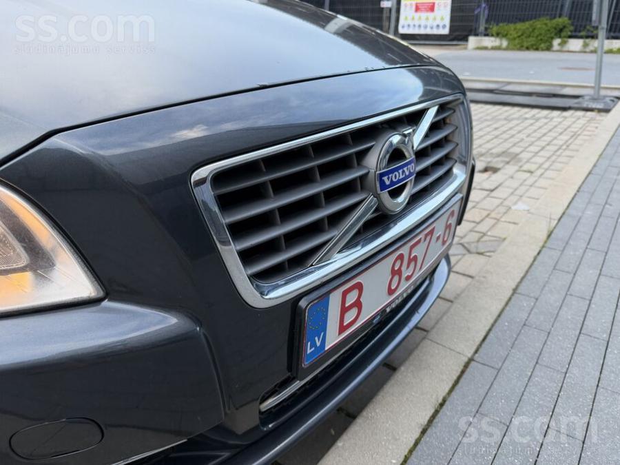Grey Volvo S80 2011 in Tukums, with an engine capacity of 2.00 L and mileage of 292 thousand km for 5990 €, photo 8 on AUTOMOTO.COM.LV