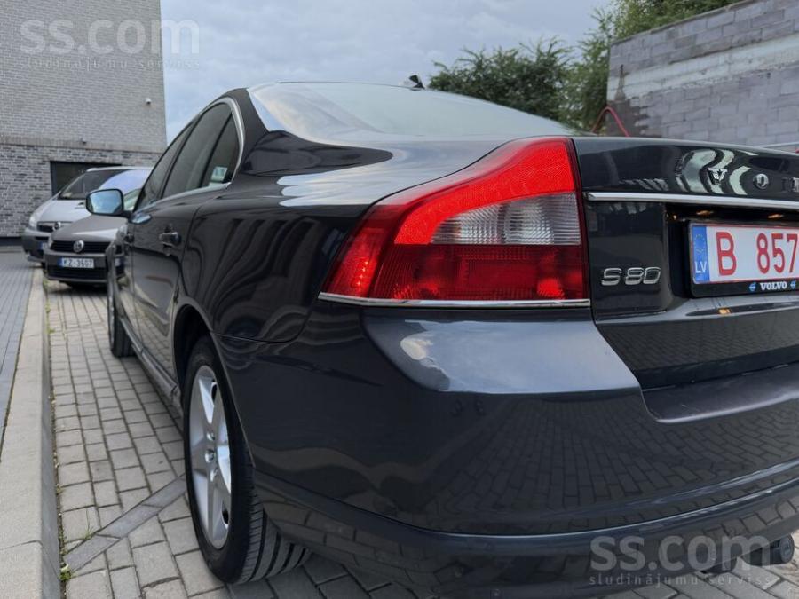 Grey Volvo S80 2011 in Tukums, with an engine capacity of 2.00 L and mileage of 292 thousand km for 5990 €, photo 13 on AUTOMOTO.COM.LV