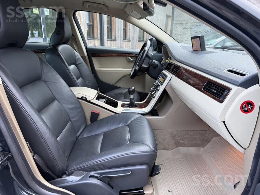 Grey Volvo S80 2011 in Tukums, with an engine capacity of 2.00 L and mileage of 292 thousand km for 5990 €, photo 23 on AUTOMOTO.COM.LV