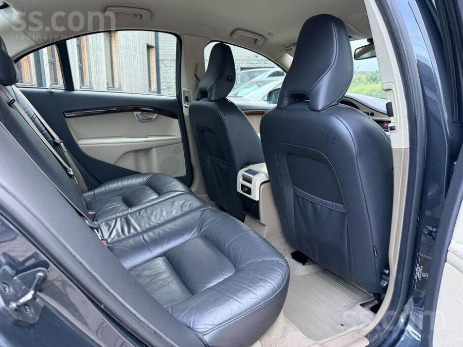 Grey Volvo S80 2011 in Tukums, with an engine capacity of 2.00 L and mileage of 292 thousand km for 5990 €, photo 25 on AUTOMOTO.COM.LV