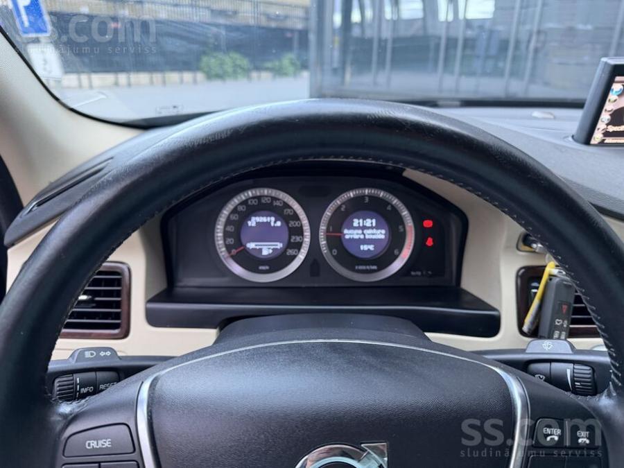 Grey Volvo S80 2011 in Tukums, with an engine capacity of 2.00 L and mileage of 292 thousand km for 5990 €, photo 29 on AUTOMOTO.COM.LV