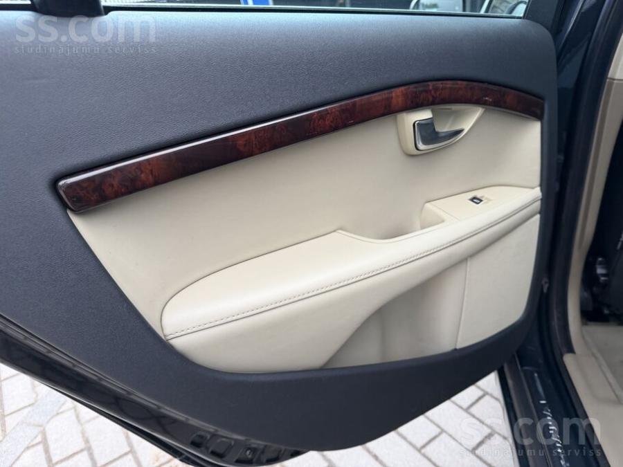 Grey Volvo S80 2011 in Tukums, with an engine capacity of 2.00 L and mileage of 292 thousand km for 5990 €, photo 30 on AUTOMOTO.COM.LV