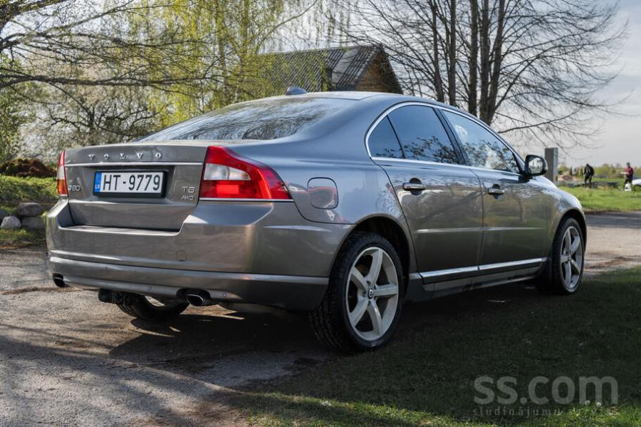Grey Volvo S80 2011 in Riga, with an engine capacity of 3.00 L and mileage of 391 thousand km for 6250 €, photo 4 on AUTOMOTO.COM.LV
