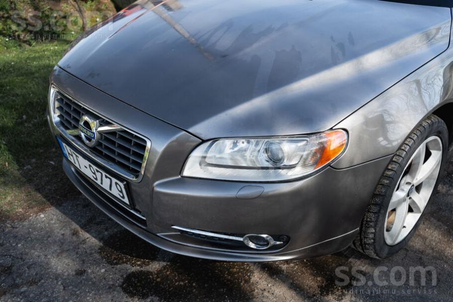 Grey Volvo S80 2011 in Riga, with an engine capacity of 3.00 L and mileage of 391 thousand km for 6250 €, photo 7 on AUTOMOTO.COM.LV