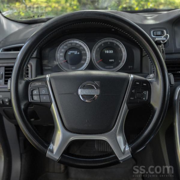 Grey Volvo S80 2011 in Riga, with an engine capacity of 3.00 L and mileage of 391 thousand km for 6250 €, photo 9 on AUTOMOTO.COM.LV