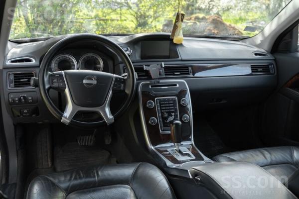 Grey Volvo S80 2011 in Riga, with an engine capacity of 3.00 L and mileage of 391 thousand km for 6250 €, photo 7 on AUTOMOTO.COM.LV