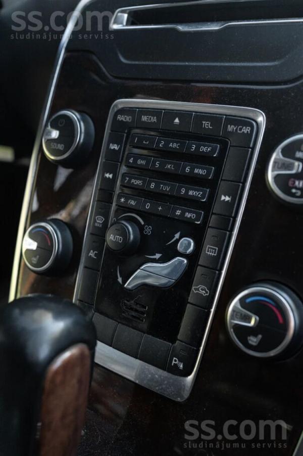Pelēks Volvo S80 2011 Rīga, ar dzinēja tilpumu 3.00 L un nobraukumu 391 tūkst. km par 4000 €, foto 9 vietnē AUTOMOTO.COM.LV