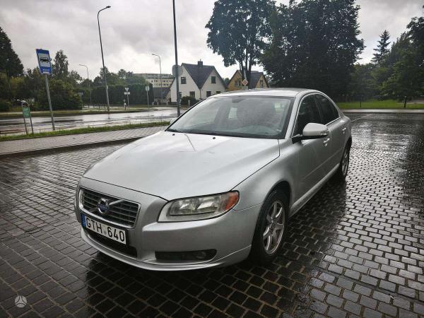 Grey Volvo S80 2011 in Telschi, with an engine capacity of 2.00 L and mileage of 295 thousand km for 2650 €, photo 4 on AUTOMOTO.COM.LV