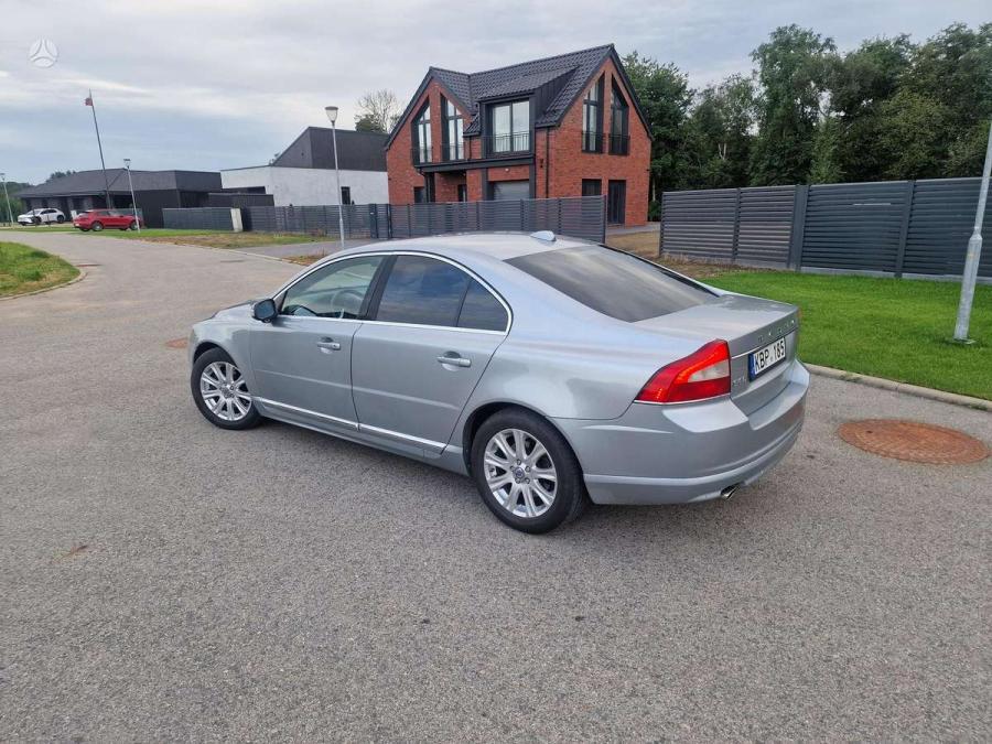 Pelēks Volvo S80 2011 Klaipėda, ar dzinēja tilpumu 3.20 L un nobraukumu 290 tūkst. km par 5300 €, foto 1 vietnē AUTOMOTO.COM.LV
