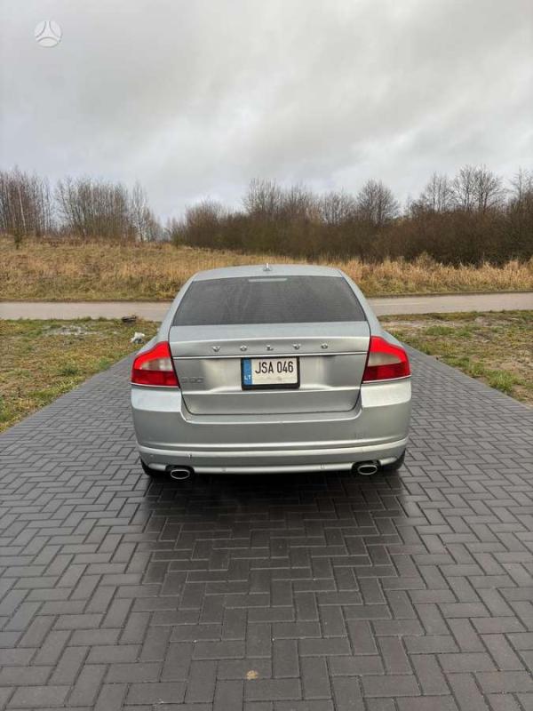 Grey Volvo S80 2012 in Jonava, with an engine capacity of 3.20 L and mileage of 210 thousand km for 5000 €, photo 4 on AUTOMOTO.COM.LV
