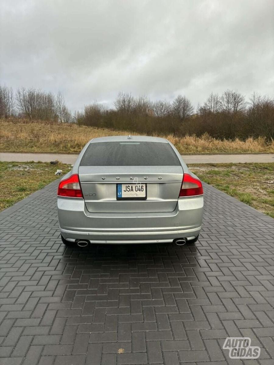 Grey Volvo S80 2012 in Kaunas, with an engine capacity of 3.20 L and mileage of 210 thousand km for 4800 €, photo 8 on AUTOMOTO.COM.LV