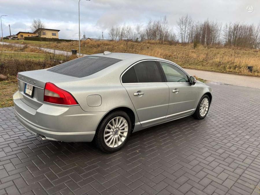 Grey Volvo S80 2012 in Jonava, with an engine capacity of 3.20 L and mileage of 338 thousand km for 4500 €, photo 6 on AUTOMOTO.COM.LV