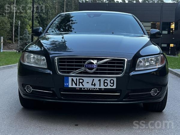 Volvo S80 2012 in Ogre on AUTOMOTO.COM.LV Grey Volvo S80 2012 in Ogre, with an engine capacity of 2.40 L and mileage of 323 thousand km for 7499 €, photo 3 on AUTOMOTO.COM.LV