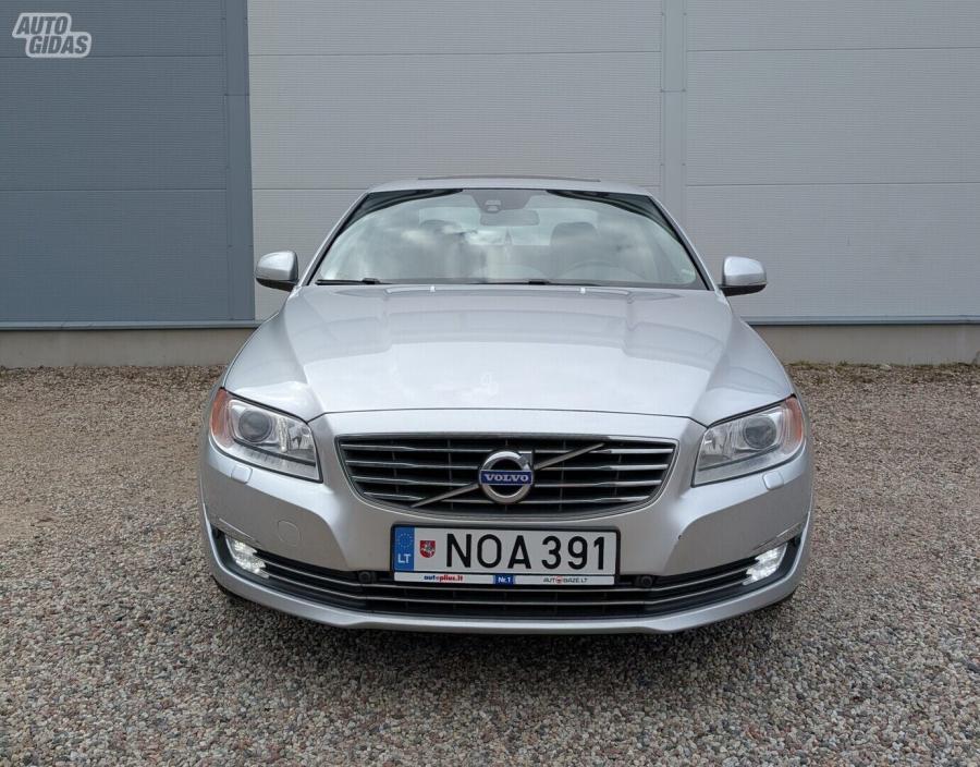 Grey Volvo S80 2013 in Vilnius, with an engine capacity of 2.40 L and mileage of 358 thousand km for 8000 €, photo 3 on AUTOMOTO.COM.LV
