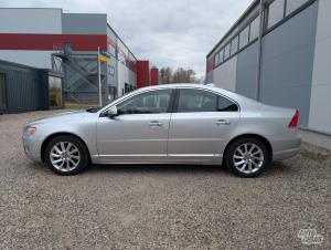 Grey Volvo S80 2013 in Vilnius, with an engine capacity of 2.40 L and mileage of 358 thousand km for 8000 €, photo 5 on AUTOMOTO.COM.LV