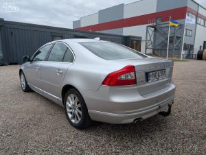 Grey Volvo S80 2013 in Vilnius, with an engine capacity of 2.40 L and mileage of 358 thousand km for 8000 €, photo 6 on AUTOMOTO.COM.LV