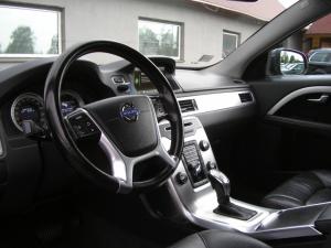 Grey Volvo S80 2013 in Riga, with an engine capacity of 2.00 L and mileage of 282 thousand km for 7350 €, photo 6 on AUTOMOTO.COM.LV