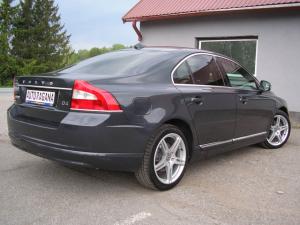 Grey Volvo S80 2013 in Riga, with an engine capacity of 2.00 L and mileage of 282 thousand km for 7350 €, photo 10 on AUTOMOTO.COM.LV