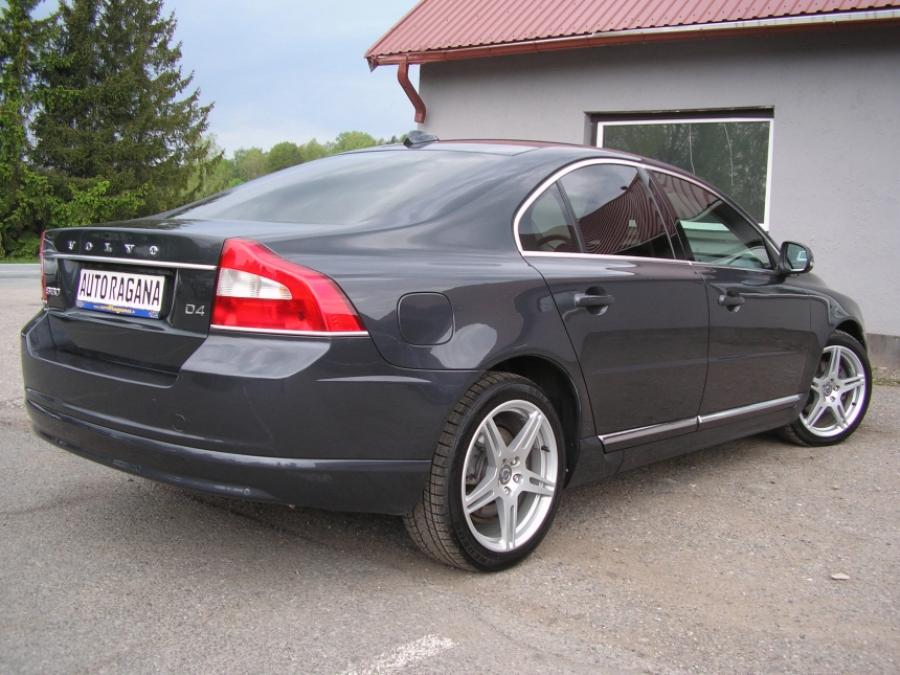 Grey Volvo S80 2013 in Riga, with an engine capacity of 2.00 L and mileage of 282 thousand km for 7350 €, photo 10 on AUTOMOTO.COM.LV