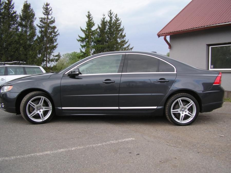 Grey Volvo S80 2013 in Riga, with an engine capacity of 2.00 L and mileage of 282 thousand km for 7350 €, photo 12 on AUTOMOTO.COM.LV