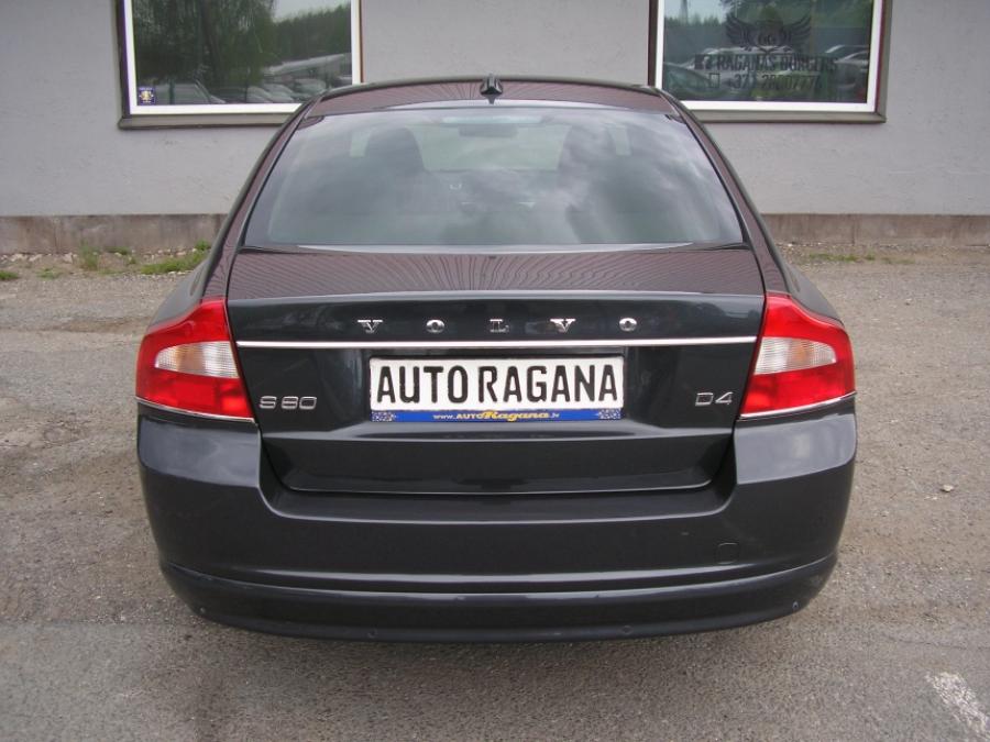 Grey Volvo S80 2013 in Riga, with an engine capacity of 2.00 L and mileage of 282 thousand km for 7350 €, photo 14 on AUTOMOTO.COM.LV