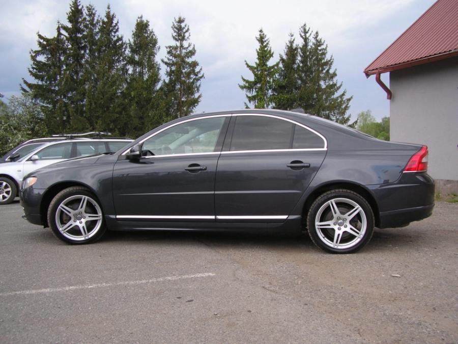 Grey Volvo S80 2013 in Riga, with an engine capacity of 2.00 L and mileage of 282 thousand km for 7350 €, photo 16 on AUTOMOTO.COM.LV