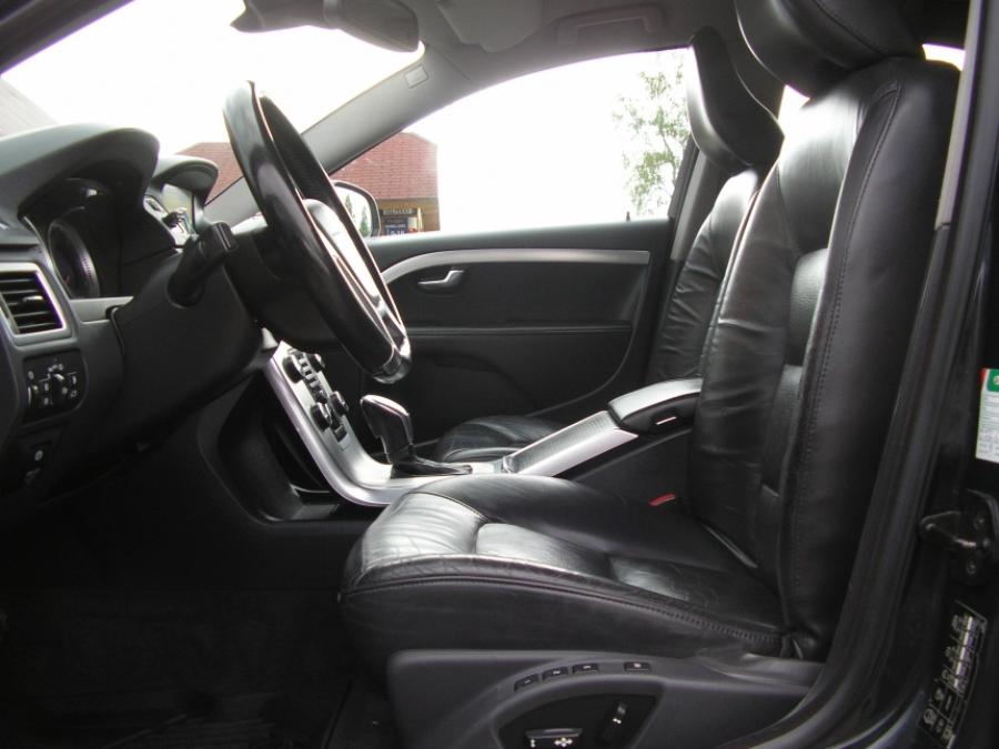 Grey Volvo S80 2013 in Riga, with an engine capacity of 2.00 L and mileage of 282 thousand km for 7350 €, photo 19 on AUTOMOTO.COM.LV