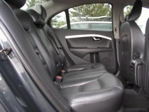 Grey Volvo S80 2013 in Riga, with an engine capacity of 2.00 L and mileage of 282 thousand km for 7350 €, photo 23 on AUTOMOTO.COM.LV