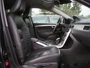 Grey Volvo S80 2013 in Riga, with an engine capacity of 2.00 L and mileage of 282 thousand km for 7350 €, photo 24 on AUTOMOTO.COM.LV
