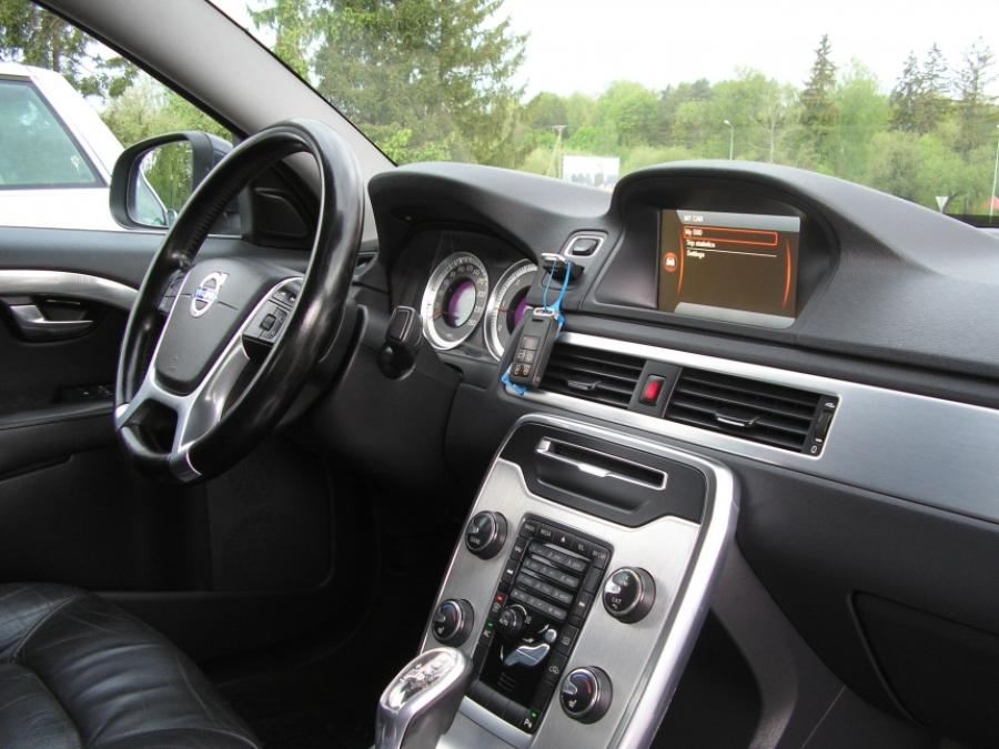 Grey Volvo S80 2013 in Riga, with an engine capacity of 2.00 L and mileage of 282 thousand km for 7350 €, photo 25 on AUTOMOTO.COM.LV