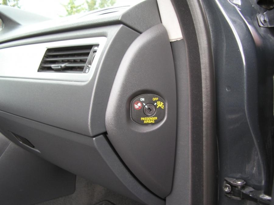 Grey Volvo S80 2013 in Riga, with an engine capacity of 2.00 L and mileage of 282 thousand km for 7350 €, photo 27 on AUTOMOTO.COM.LV