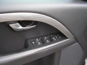 Grey Volvo S80 2013 in Riga, with an engine capacity of 2.00 L and mileage of 282 thousand km for 7350 €, photo 32 on AUTOMOTO.COM.LV