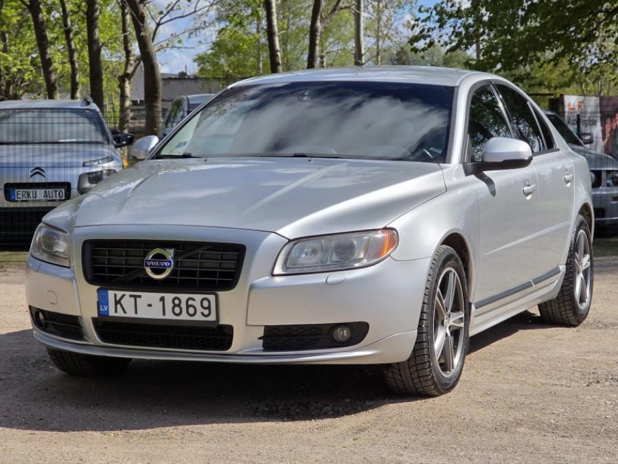 Grey Volvo S80 2013 in Riga, with an engine capacity of 2.00 L and mileage of 320 thousand km for 8200 €, photo 1 on AUTOMOTO.COM.LV