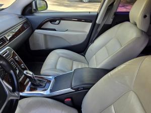 Grey Volvo S80 2013 in Riga, with an engine capacity of 2.00 L and mileage of 320 thousand km for 8200 €, photo 10 on AUTOMOTO.COM.LV