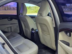 Grey Volvo S80 2013 in Riga, with an engine capacity of 2.00 L and mileage of 320 thousand km for 8200 €, photo 17 on AUTOMOTO.COM.LV