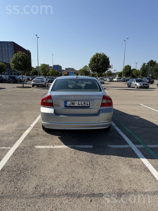 Pelēks Volvo S80 2013 Rīga, ar dzinēja tilpumu 2.00 L un nobraukumu 260 tūkst. km par 5000 €, foto 2 vietnē AUTOMOTO.COM.LV