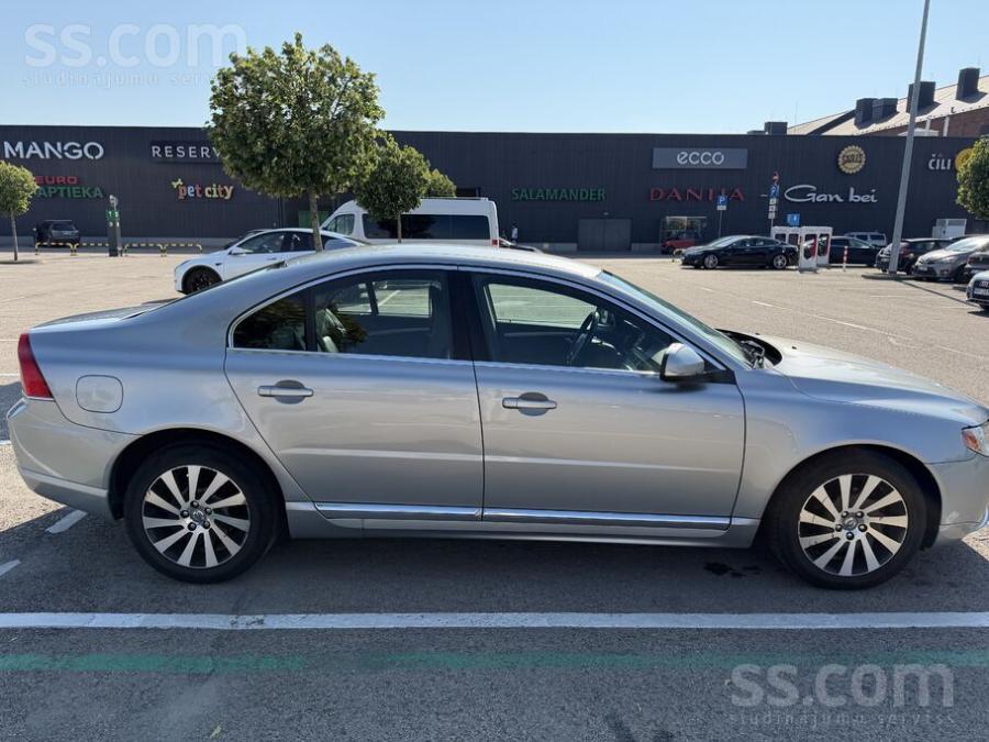 Pelēks Volvo S80 2013 Rīga, ar dzinēja tilpumu 2.00 L un nobraukumu 260 tūkst. km par 5000 €, foto 4 vietnē AUTOMOTO.COM.LV