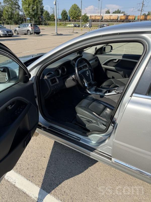 Pelēks Volvo S80 2013 Rīga, ar dzinēja tilpumu 2.00 L un nobraukumu 260 tūkst. km par 5000 €, foto 5 vietnē AUTOMOTO.COM.LV